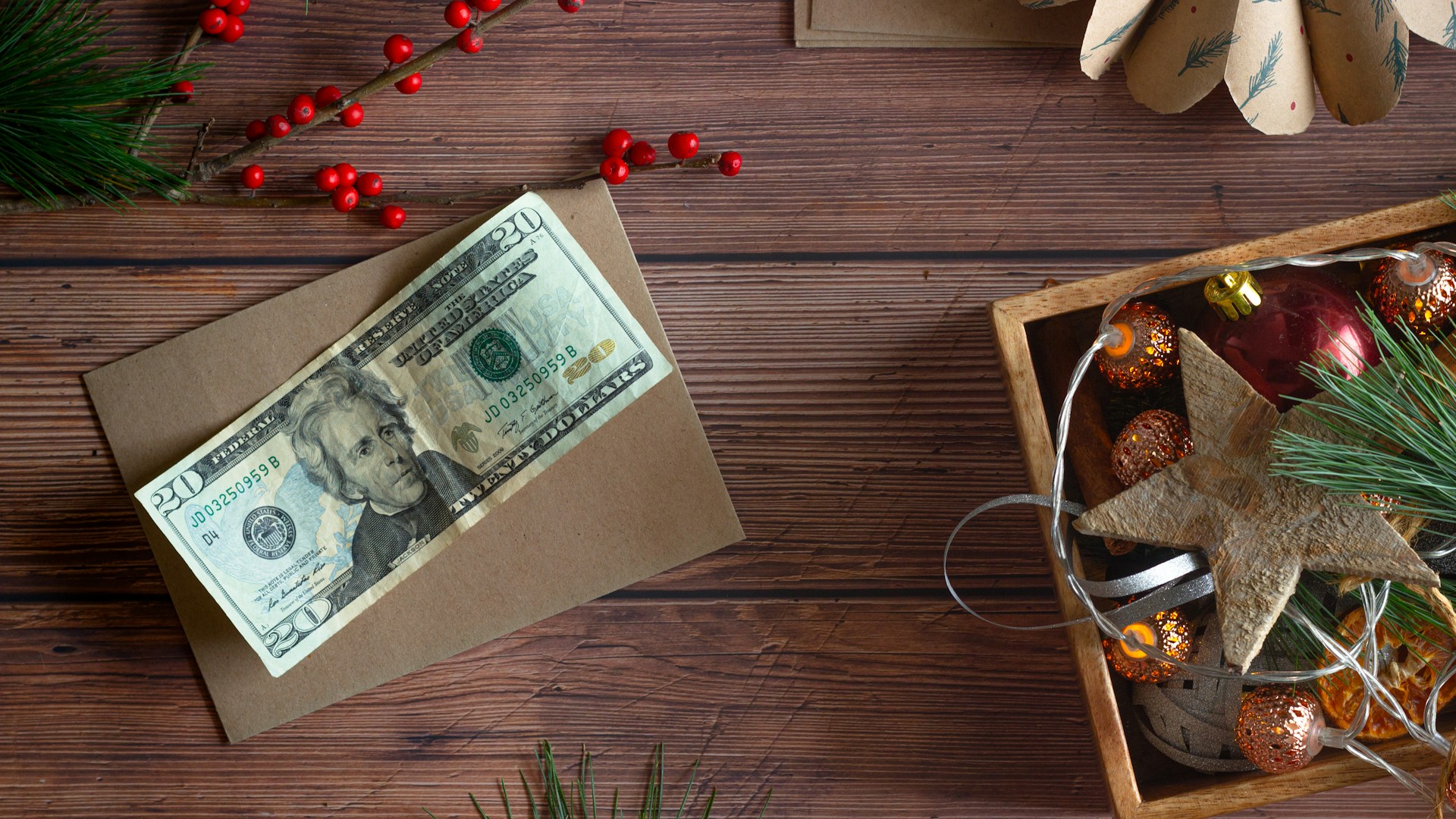money-christmas.jpg